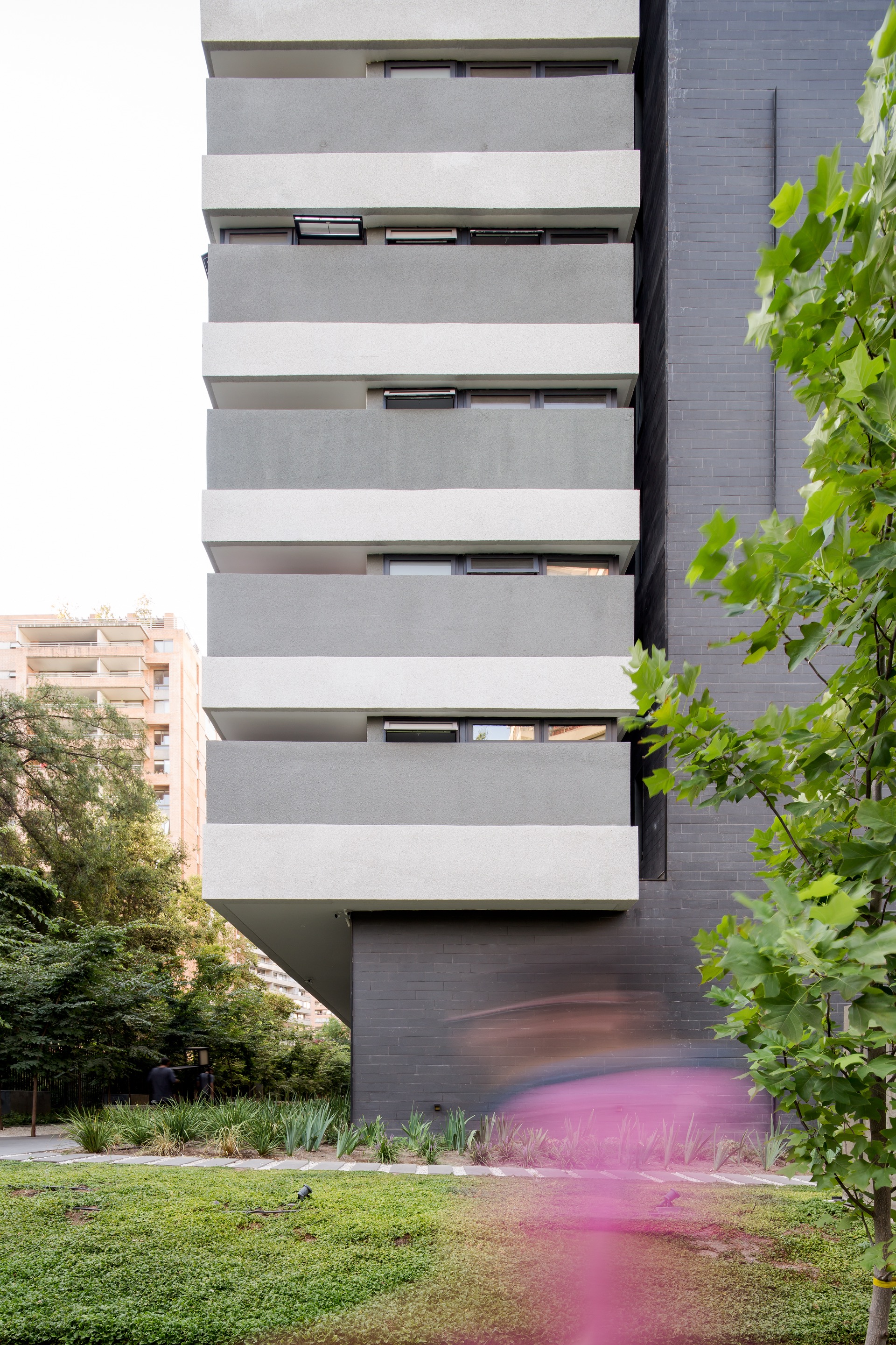 Hamlet Building by |||| Paralela + LB2 + PAUR | Nico Saieh