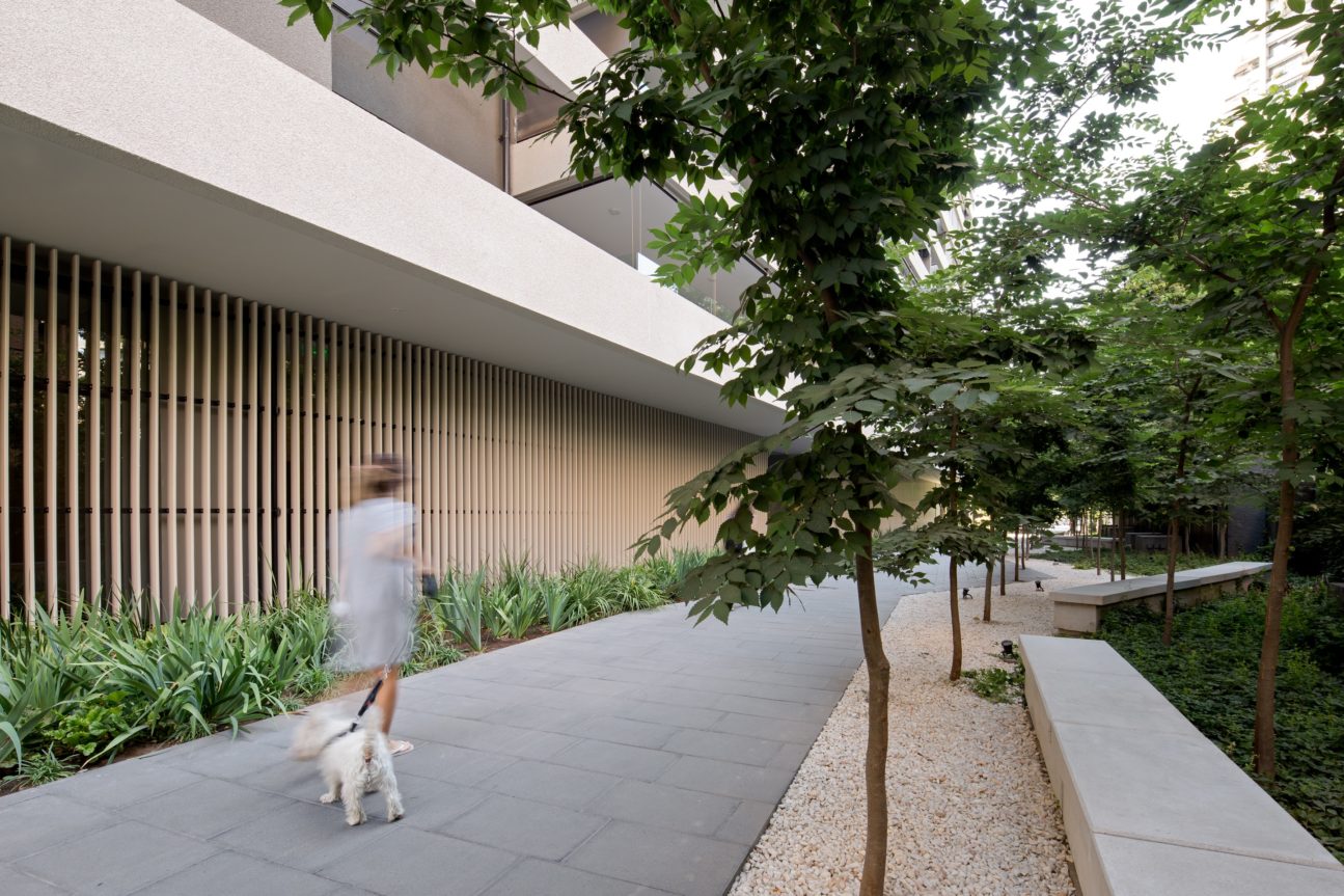 Hamlet Building by |||| Paralela + LB2 + PAUR | Nico Saieh