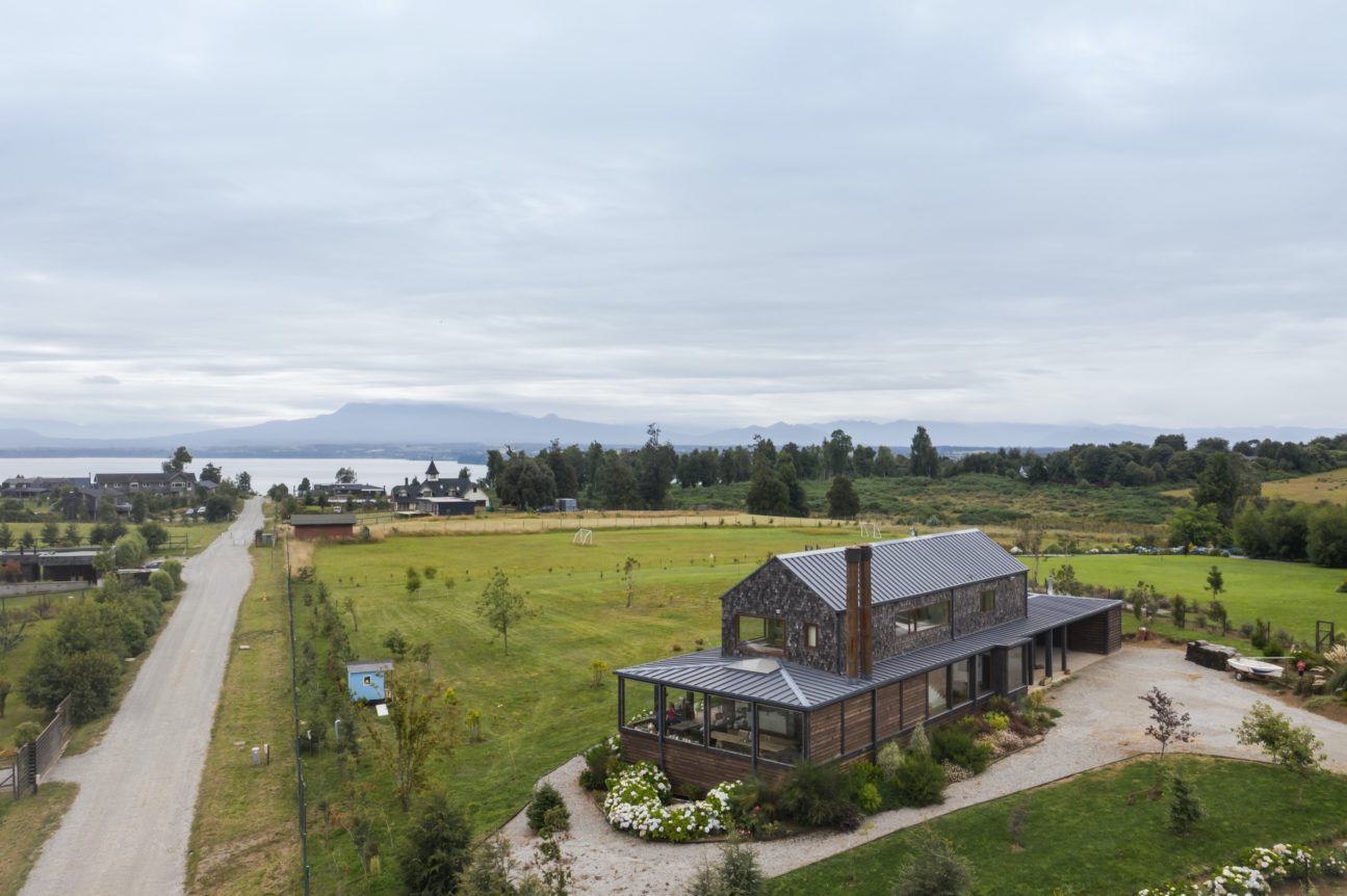 El Arca House by Lagar Arquitectos | Nico Saieh